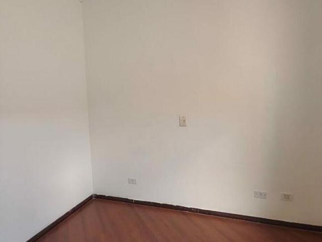 sobrado vila Galvão R$ 590 mil