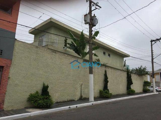 Sobrado Vila Industrial, 320m² 3 dormitórios, 9 vagas de garagem. Ótima Localização!