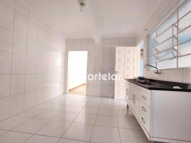 Sobrado, Vila Nivi, todo reformado, com 263m² de área construída, área total do terreno medindo 170