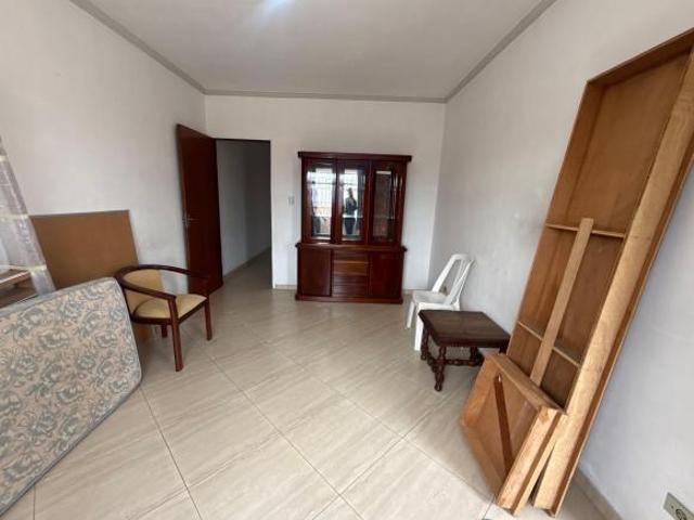 Sobrado Vila Sônia, 3 dormitórios, 3 banheiros, corredor na lateral.fl58