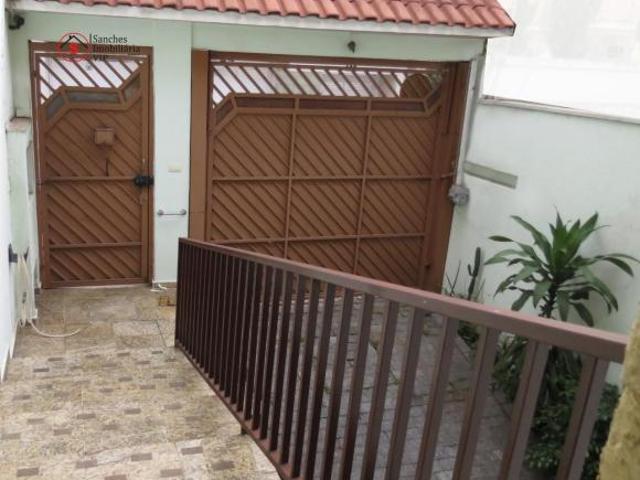 Sobrado Vila Zelina 248m² Construída 03 Dormt, c/ armários, carpete madeira. 01 Suíte, c/ banheir