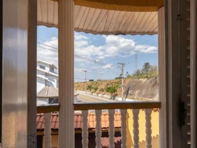 Sobrado Vista Verde com 4 Quartos, Suíte com Banheira e 4 Vagas