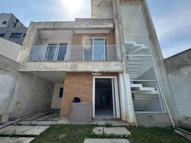 Sobrado 04 Quartos, sendo 01 Suíte, com amplo Terraço no Fazendinha