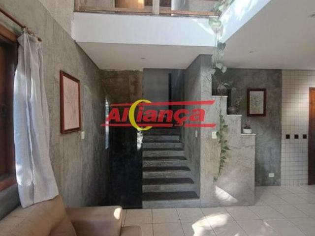 Sobrado 04 suites, 04 vagas, 1180 metros
