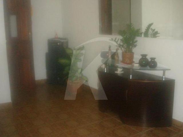 Sobrado 03 Dormitório, 04 Vagas, Área útil: 327 m²