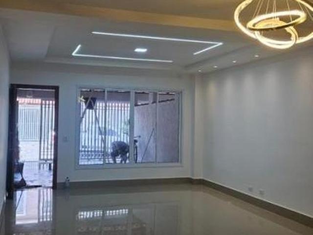SOBRADO 03 DORMITÓRIOS TRIPLEX, BAIRRO GUILHERMINA EM PRAIA GRANDE