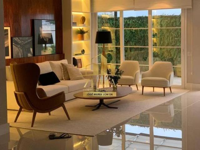 Sobrado 03 pavimentos, 580m2, Elevador, 03 Suites, Mobiliado, Alto Padrão
