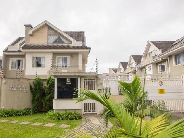 SOBRADO 150 m² | 4 DORMITÓRIOS | 3 VAGAS | CONDOMÍNIO FECHADO – GUABIROTUBA
