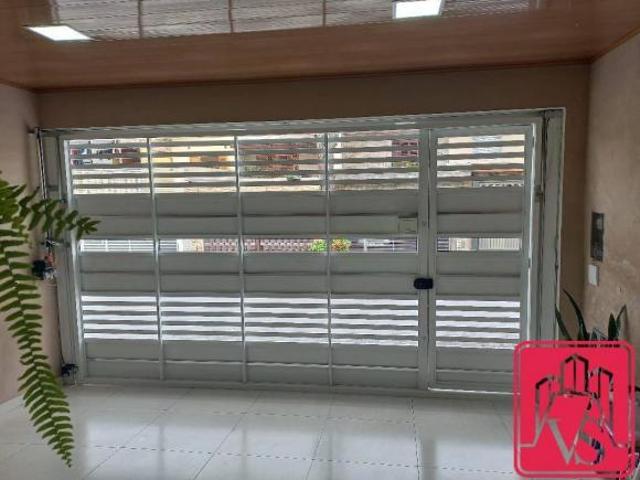 Sobrado 150m², 3 quartos 1 suite, varanda, 2 vagas, á venda em Conjunto Residencial Pombeva São