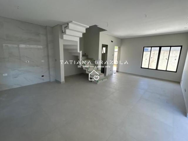 Sobrado 166m² Guabirotuba — 3 Quartos 1 Suíte, 2 Vagas, Acabamento Alto Padrão