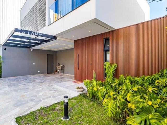 Sobrado 177m² com 03 suítes em Santa Felicidade Curitiba/PR