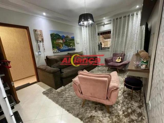 Sobrado 174m², com 3 suítes e 4 vagas à venda no Jardim Santa Clara
