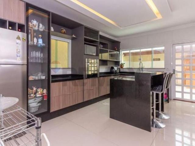 Sobrado 180m² mobiliado à venda Ipiranga 3 quartos, 3 suítes, 4 vagas 500m Metrô Santos Imigrantes