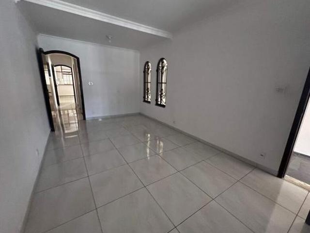 Sobrado 185 m² com 3 Dormitórios, Suíte com Hidro e 2 Vagas – Assunção, São Bernardo do Campo