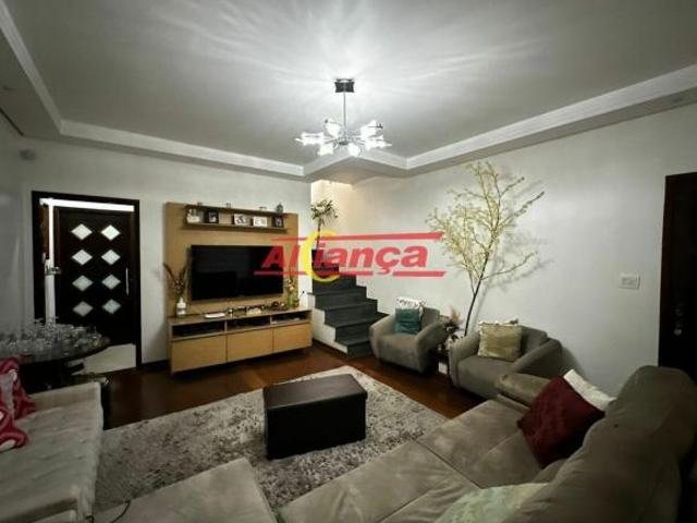 Sobrado 186 m2 3 dormitórios 1 suíte 2 vagas Jardim Bom Clima