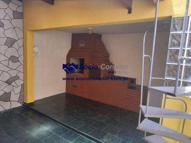 Sobrado 190m² 3 dormitórios 2 banheiros 2 Vagas de Garagem ACEITA FINANCIAMENTO