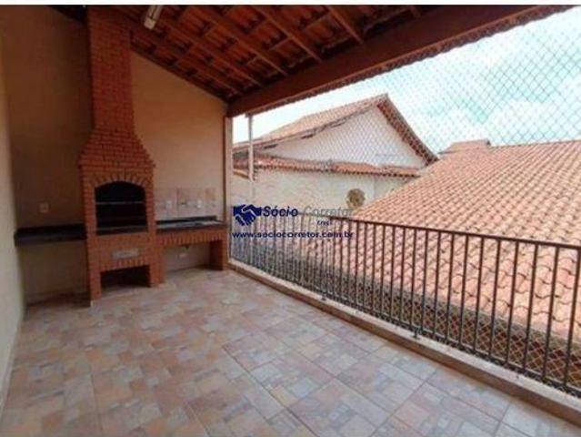 Sobrado 190m² 4 dormitórios 1 suíte, sala ampla, 3 vagas de Garagem e Churrasqu