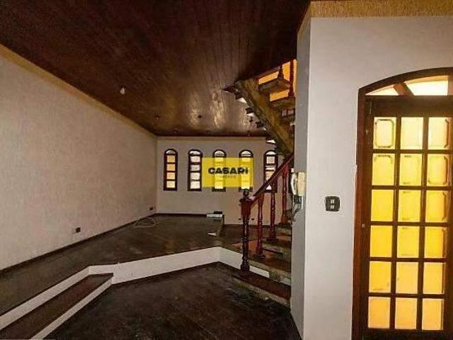 Sobrado 192m², 3 Dorms, Suíte com Closet e Churrasqueira – Santo André