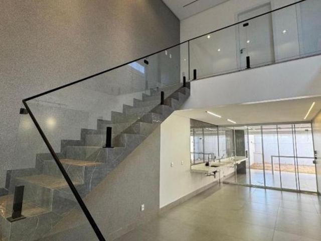 Sobrado 198m² — Setor Sudoeste | 3 Quartos, 3 Suítes
