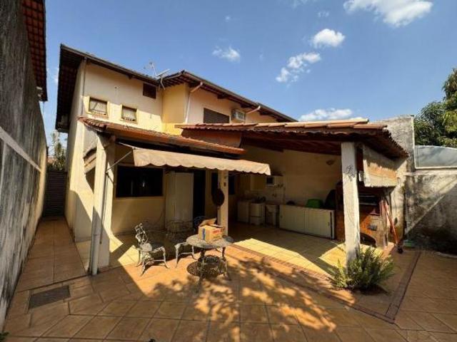 Sobrado 127m² — Jardim Vitória | 4 Quartos, 1 Suíte