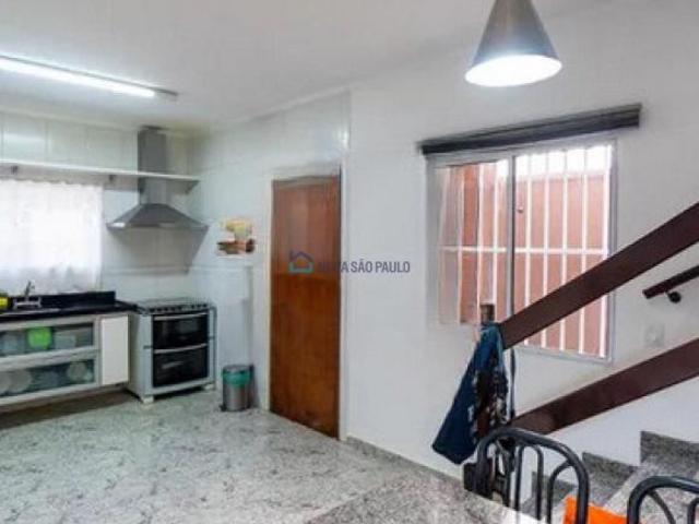 Sobrado 130m2, 3 dormitorios, suite, 4 vagas. Jabaquara!