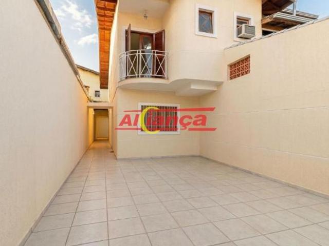 Sobrado 135m², com 3 dormitórios e 1 suíte à venda na Vila Fátima
