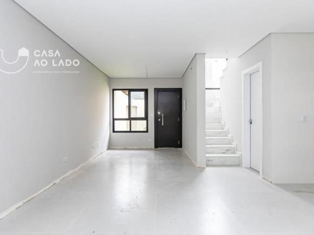 Sobrado 138m² com 3 quartos nas Mercês Curitiba/PR