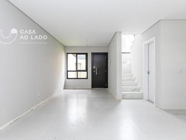 Sobrado 138m² com 3 quartos nas Mercês Curitiba/PR