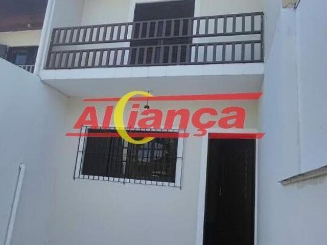 Sobrado,1 vaga, sala, lavabo, cozinha, 2 dormitórios 1 varanda, wc e