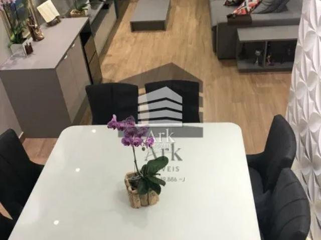 Sobrado 249m², 3 quartos suítes, 2 a 4 vagas, a 15 min da Estação do Metrô Santos Imigrantes