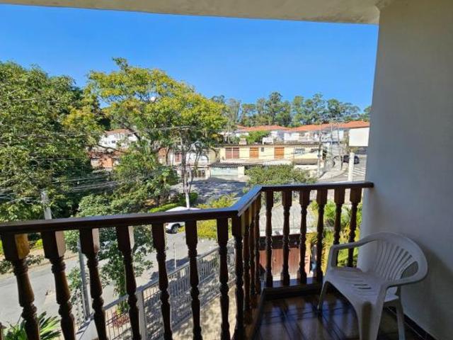 Sobrado 250 m² 3 suítes 3 vagas quintal Ótima Localização Vila Gomes
