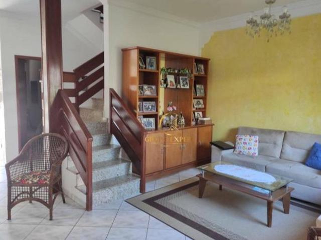 Sobrado 250 m² 5 quartos e piscina a venda na praia Martin de Sá Caraguatatuba!