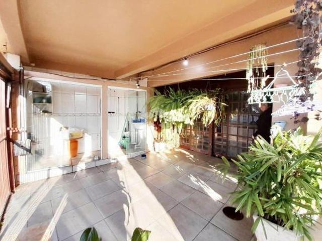 Sobrado 259m² 5 dormitórios, 02 banheiros, 04 vagas no Bairro Guajuviras em Canoas