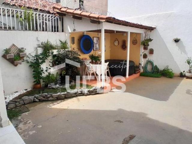 SOBRADO 275MT 6 QUARTOS SENDO 1 SUITE SETOR CENTRAL