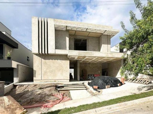 Sobrado 276m², 4 Suites Escritório e Piscina