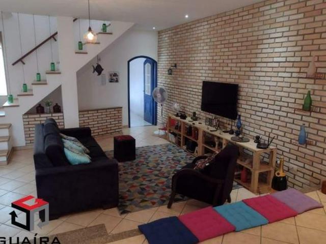 Sobrado 283m² Localizado no bairro Assis Brasil Mauá SP