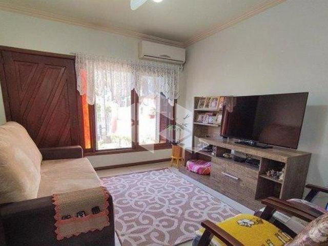 Sobrado 280m² 03 dormitórios, 01 suíte, 03 vagas no Bairro São José em Canoas