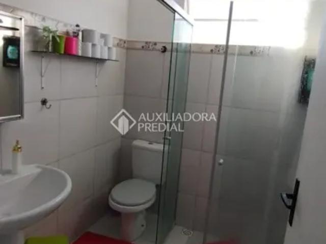 Sobrado 201m² privado, 2 quartos grandes, 2 banheiros, Patio e garagem