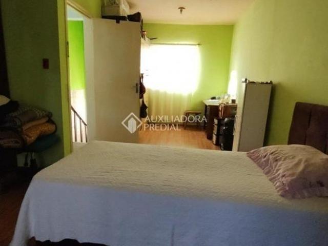 Sobrado 201m² privado, 2 quartos grandes, 2 banheiros, Patio e garagem