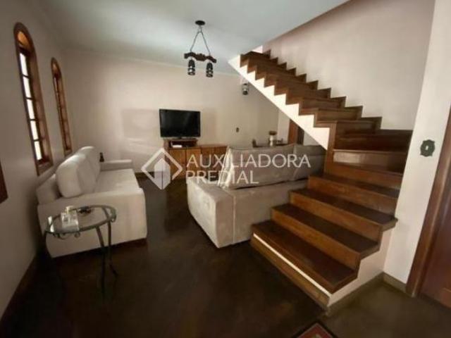 Sobrado 204 m² com 3 dormitórios, 01 suite, 2 vagas, Bairro Assunção, São Bernardo do C