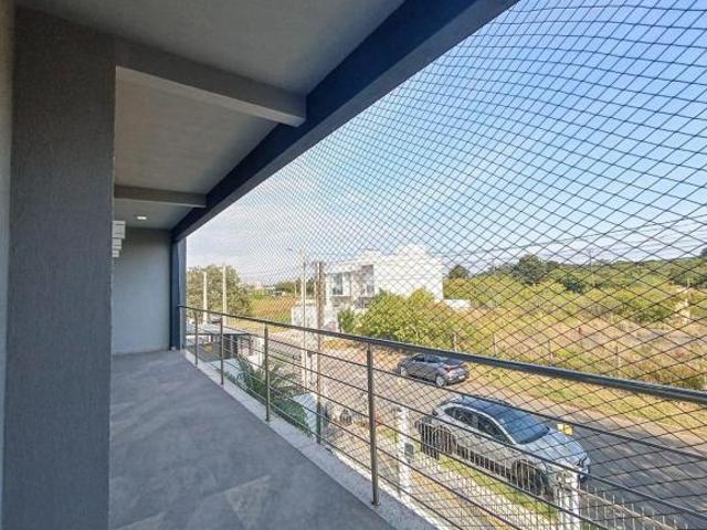 Sobrado 218m² com Churrasqueira à Venda no Mont Serrat