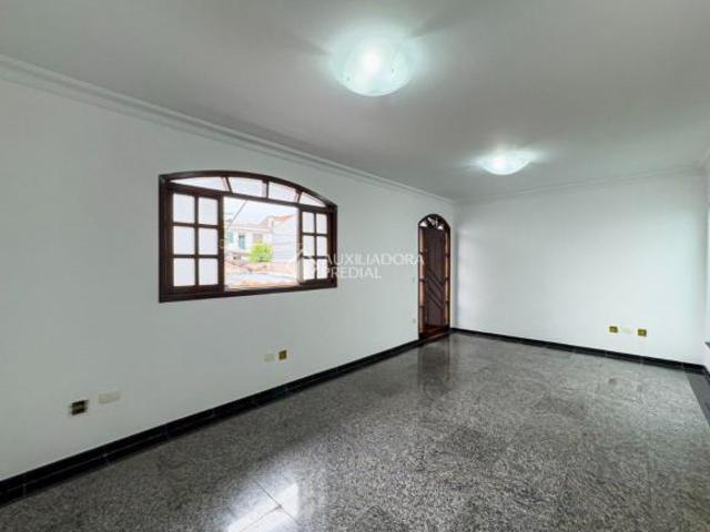 SOBRADO 220m² com 3 Suites e 8 vagas Jordanópols SBC