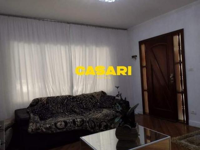 Sobrado 220m² à Venda no Terra Nova II – 3 Dormitórios, Suíte com Jacuzzi e 3 Vagas – São Bernardo