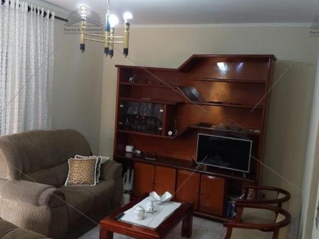 Sobrado 224m, 3 dormitórios, 1 suíte, 3 vagas de garagem cobertas, rua tranquila próximo Hospital Vi