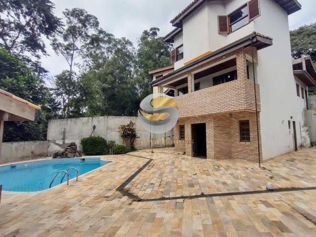 SOBRADO 226m²C/ ÓTIMO POTENCIAL. 3 DORMS 1 SUÍTE, PISCINA, ACEITA PERMUTA