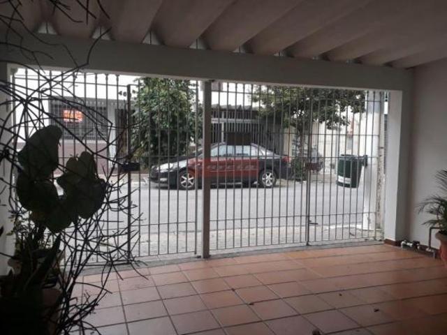 Sobrado 2 dormitórios com entrada lateral