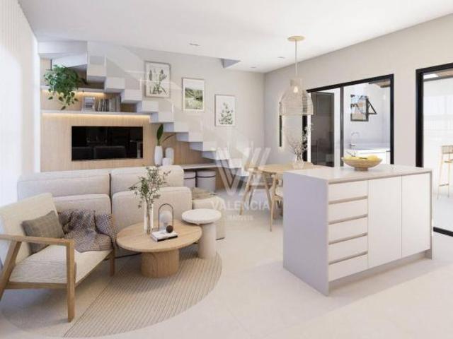 Sobrado / 2 dormitorios Com Suite / 74 m² Privativos / Alto Boqueirão