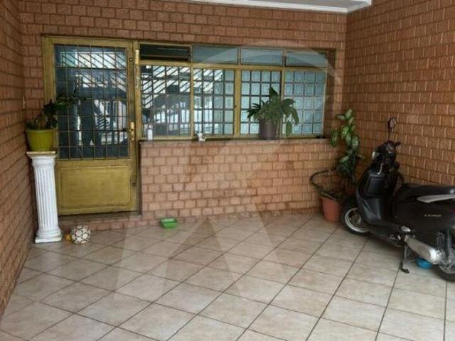 Sobrado 2 dormitórios, com 1 vaga e quintal com churrasqueira na Vila Medeiros