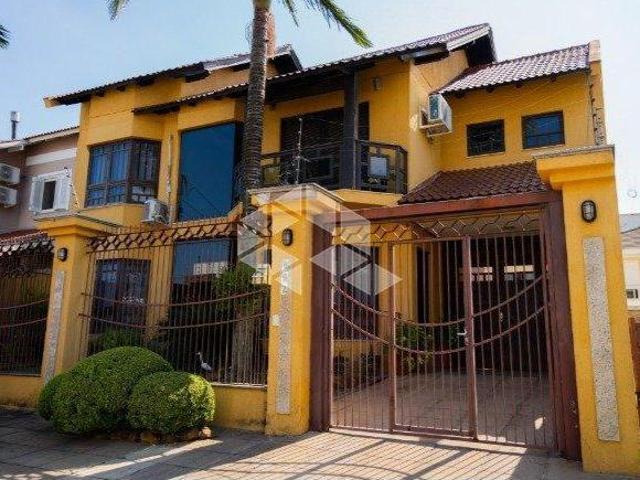 Sobrado 2 Dormitórios e 1 suíte master. mais 2 apartamentos nos fundos