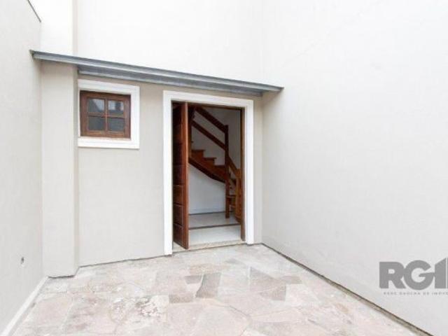 Sobrado 2 dormitórios mais terreno de esquina de 192m2